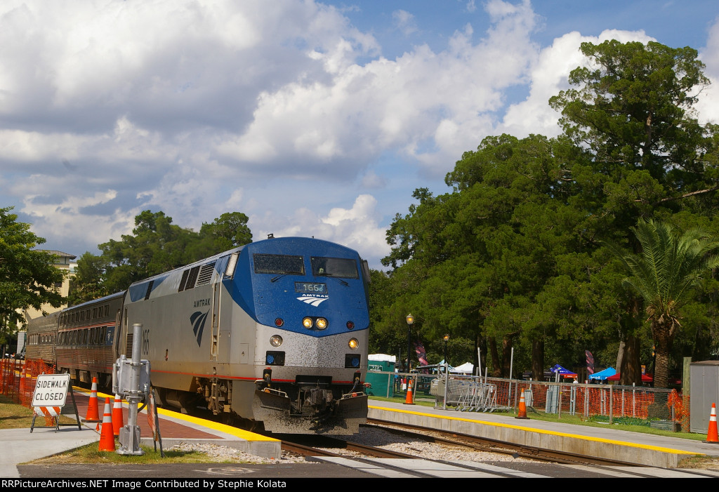 AMTK 166 ON SPECIAL EQUIPMENT MOVE